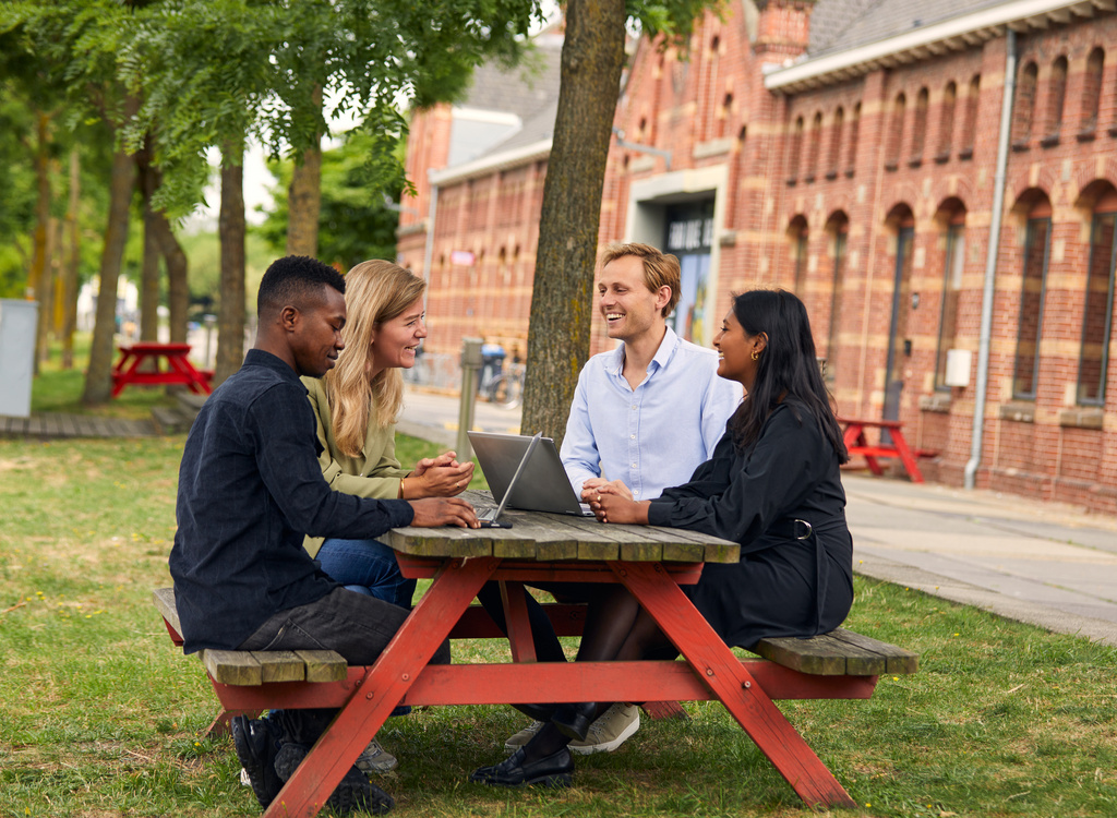 Hybrid working | Deloitte careers