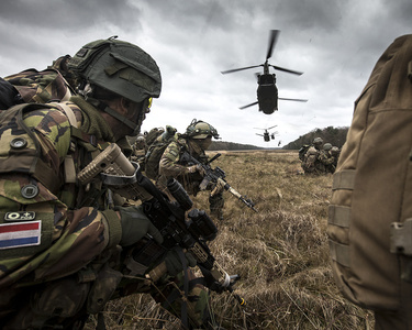 Luchtmobiele brigade vacatures | WerkenbijDefensie.nl